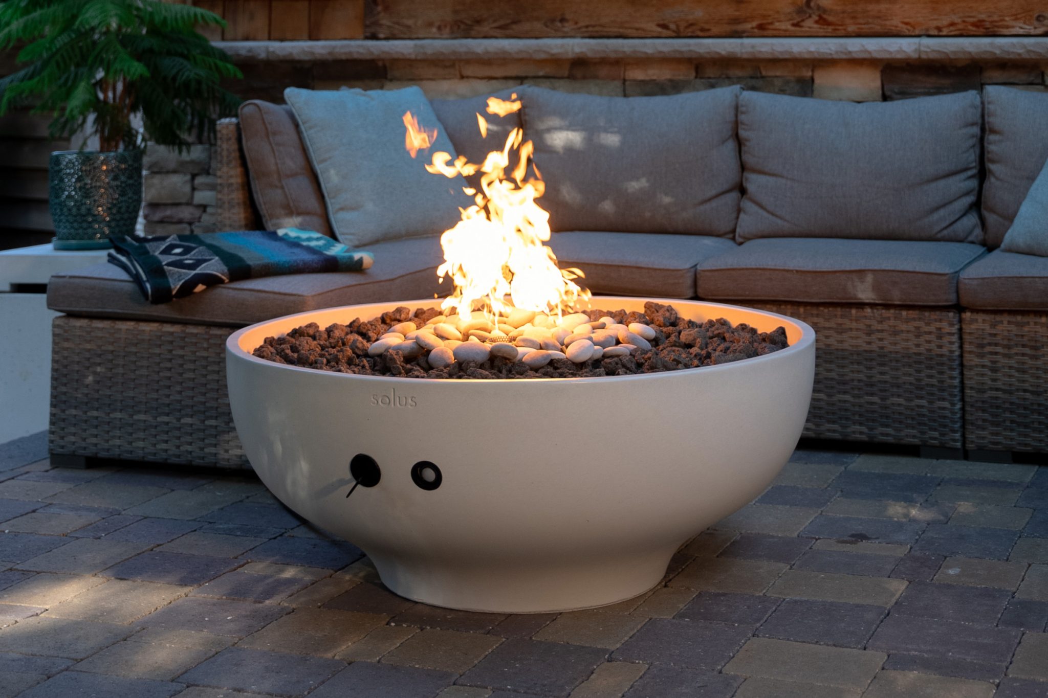 Luna Fire Pit - Solus Decor